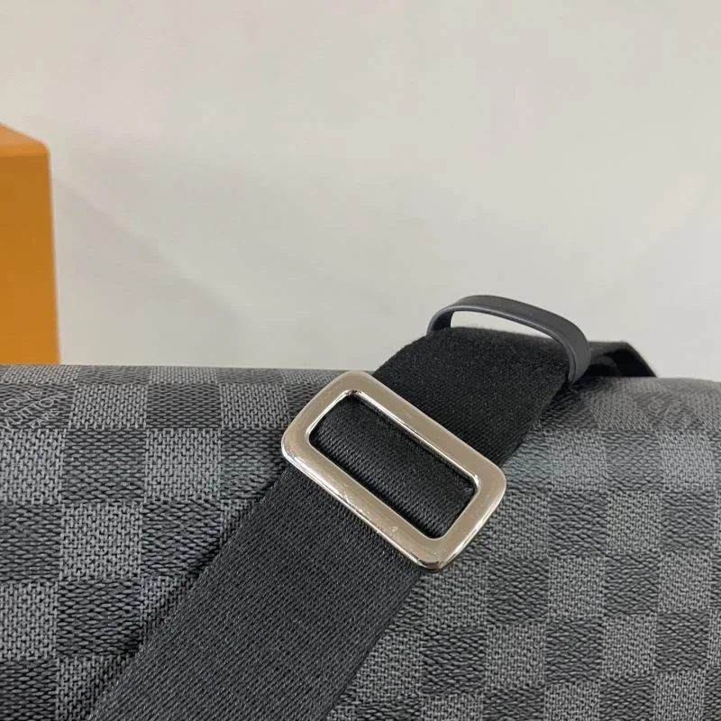 Value-priced Mens Louis Vuitton Satchel Bags