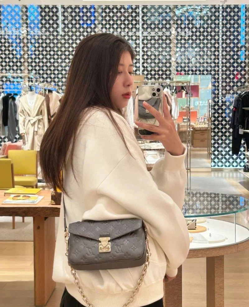 1:1 copy Mens Louis Vuitton Satchel Bags