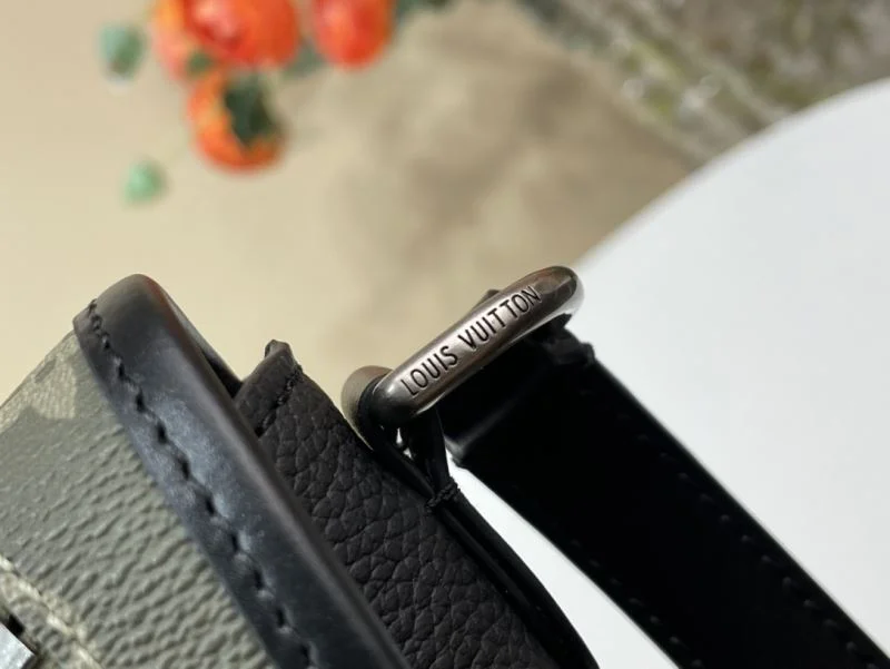Value-priced Mens Louis Vuitton Satchel Bags