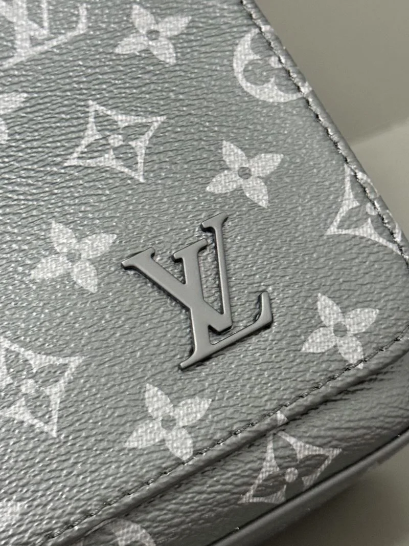 High accuracy Mens Louis Vuitton Satchel Bags