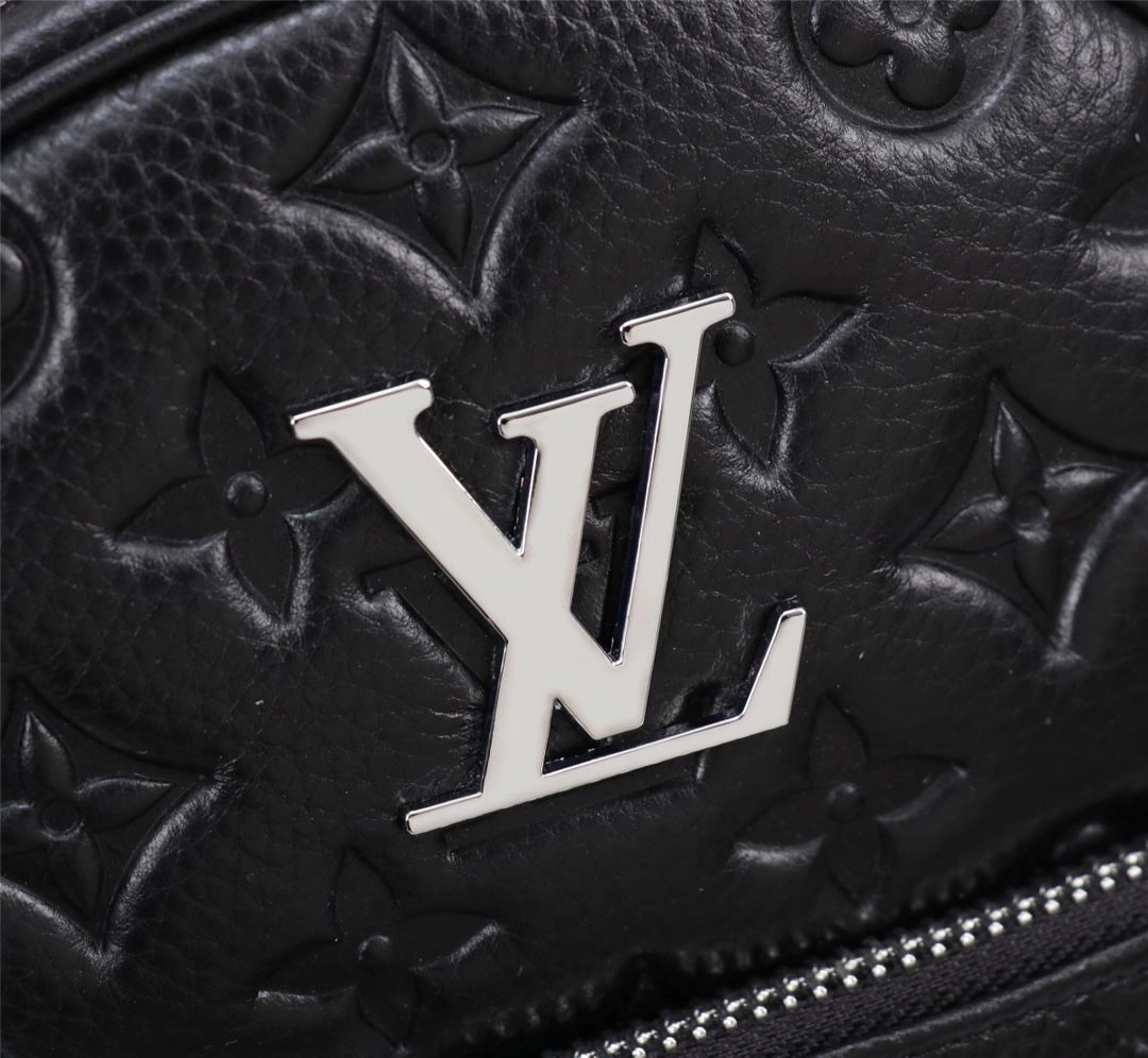 Top match Mens Louis Vuitton Waist Chest Packs