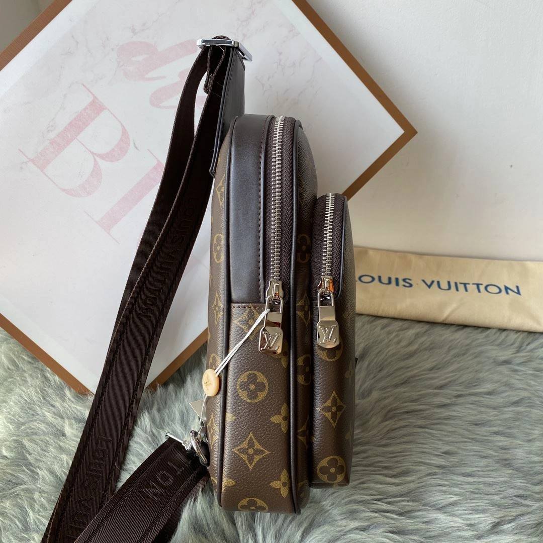 1:1 copy Mens Louis Vuitton Waist Chest Packs