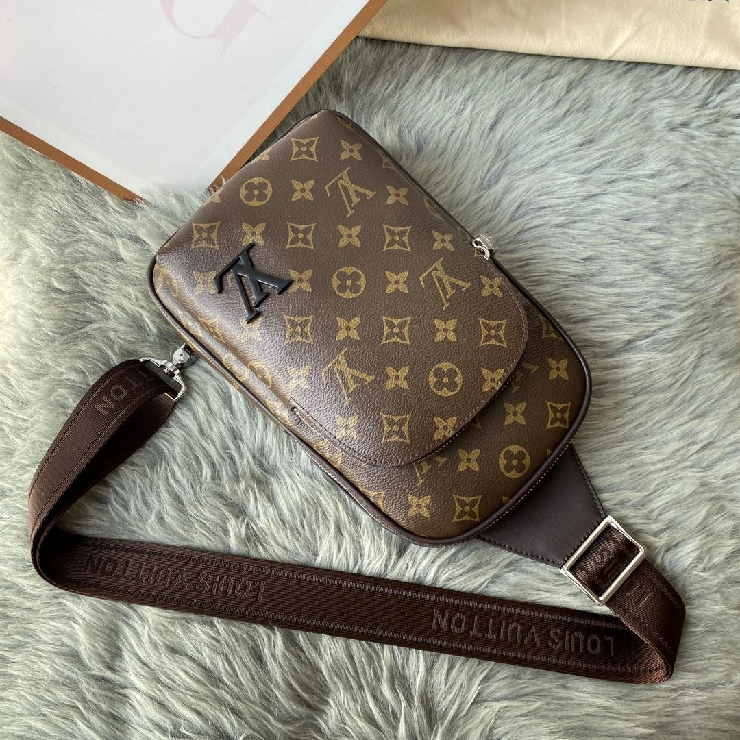 1:1 copy Mens Louis Vuitton Waist Chest Packs