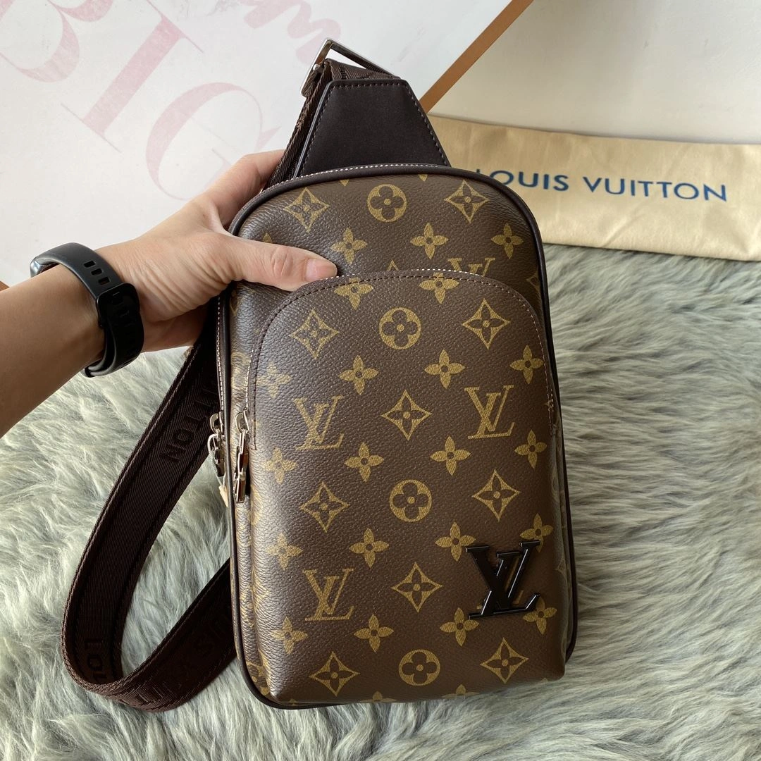 1:1 copy Mens Louis Vuitton Waist Chest Packs