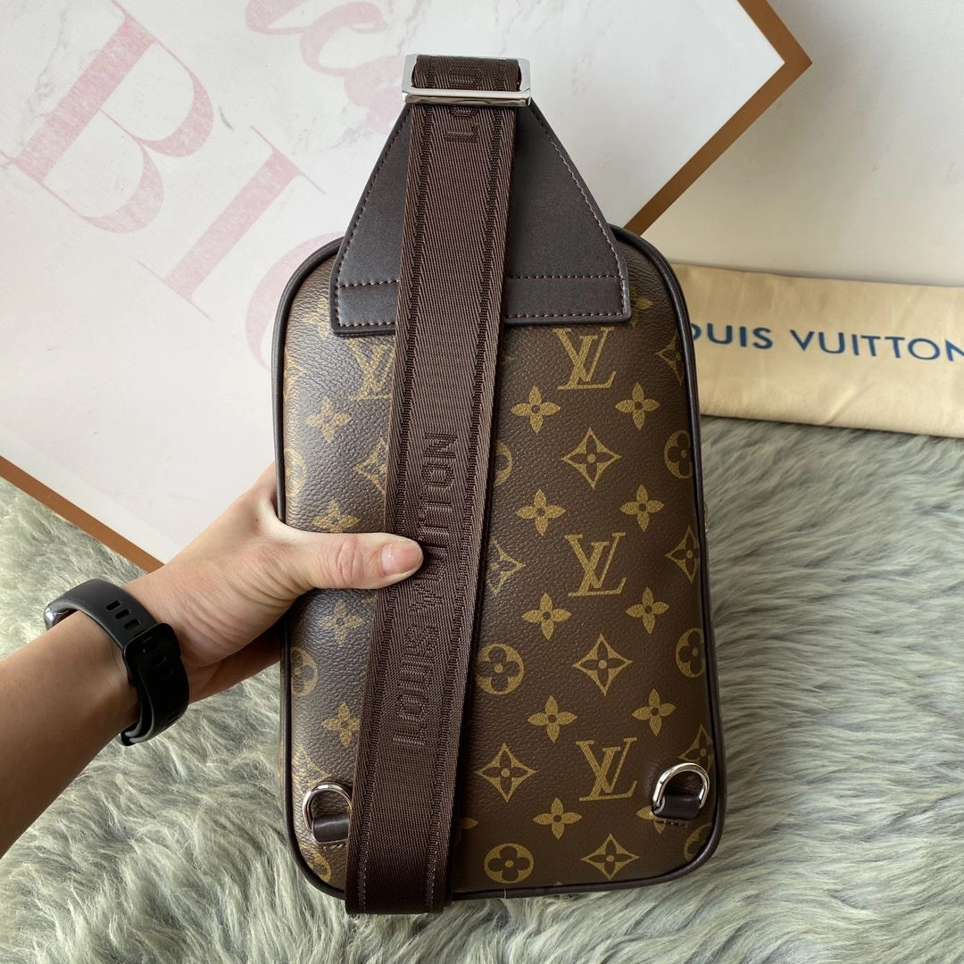 1:1 copy Mens Louis Vuitton Waist Chest Packs