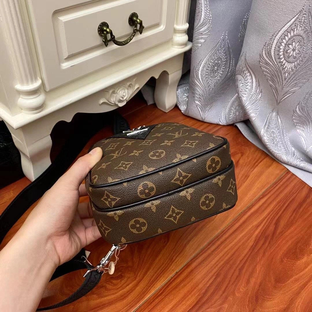 Exact replica Mens Louis Vuitton Waist Chest Packs