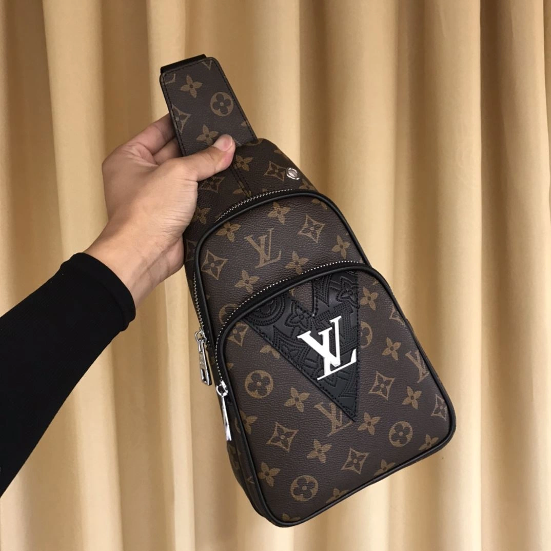 Top mirror Mens Louis Vuitton Waist Chest Packs