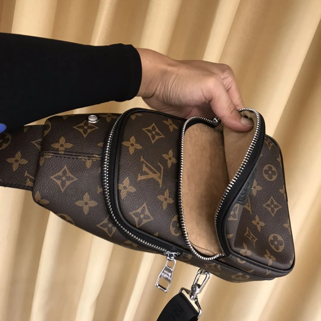 Top mirror Mens Louis Vuitton Waist Chest Packs