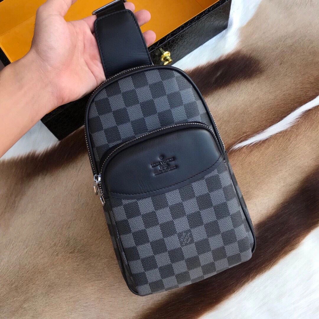 Low-cost Mens Louis Vuitton Waist Chest Packs