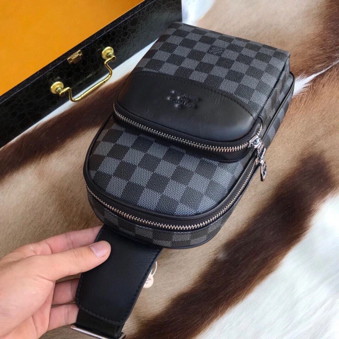 Low-cost Mens Louis Vuitton Waist Chest Packs