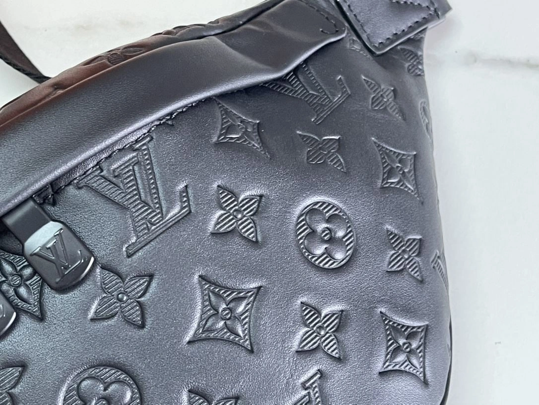 Top match Mens Louis Vuitton Waist Chest Packs