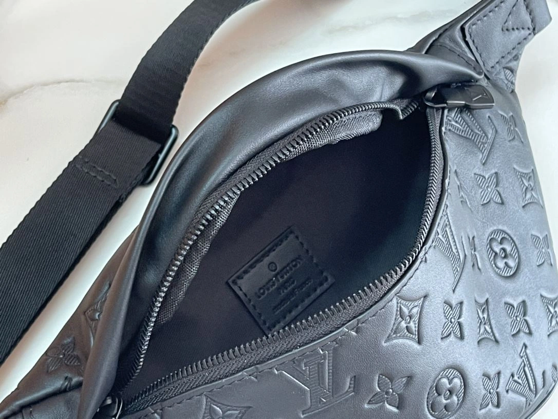 Top match Mens Louis Vuitton Waist Chest Packs