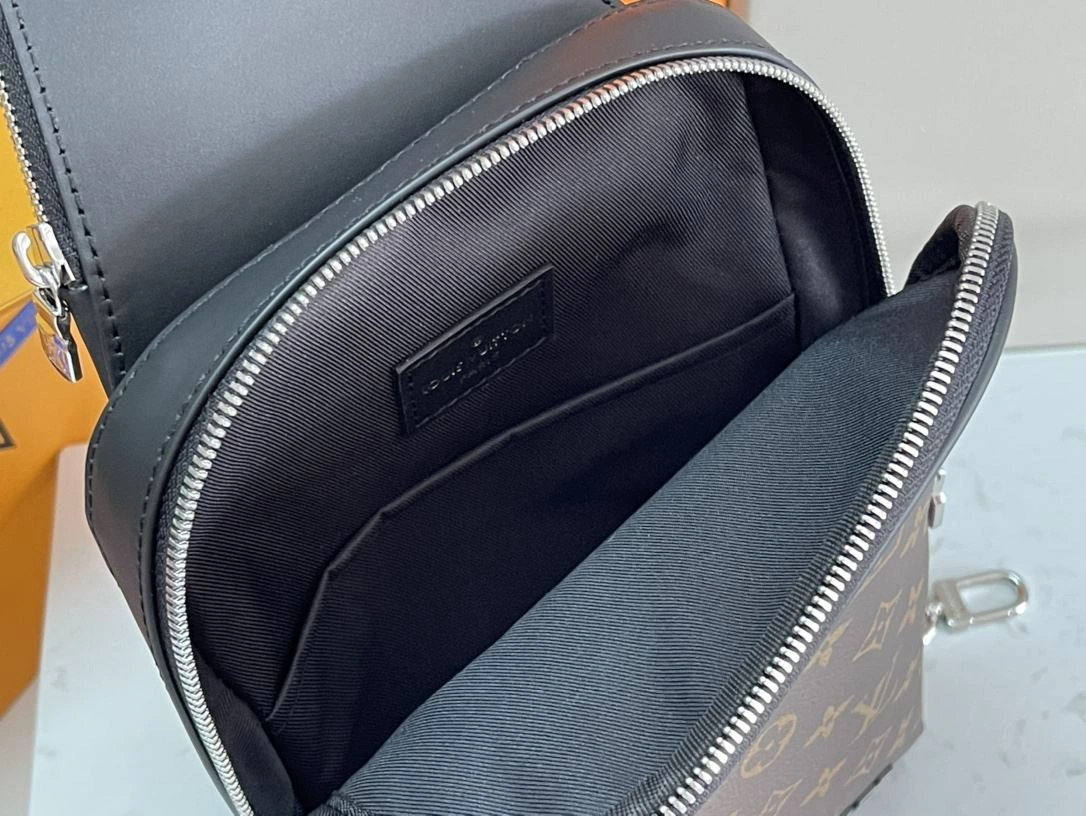 Accurate model Mens Louis Vuitton Waist Chest Packs