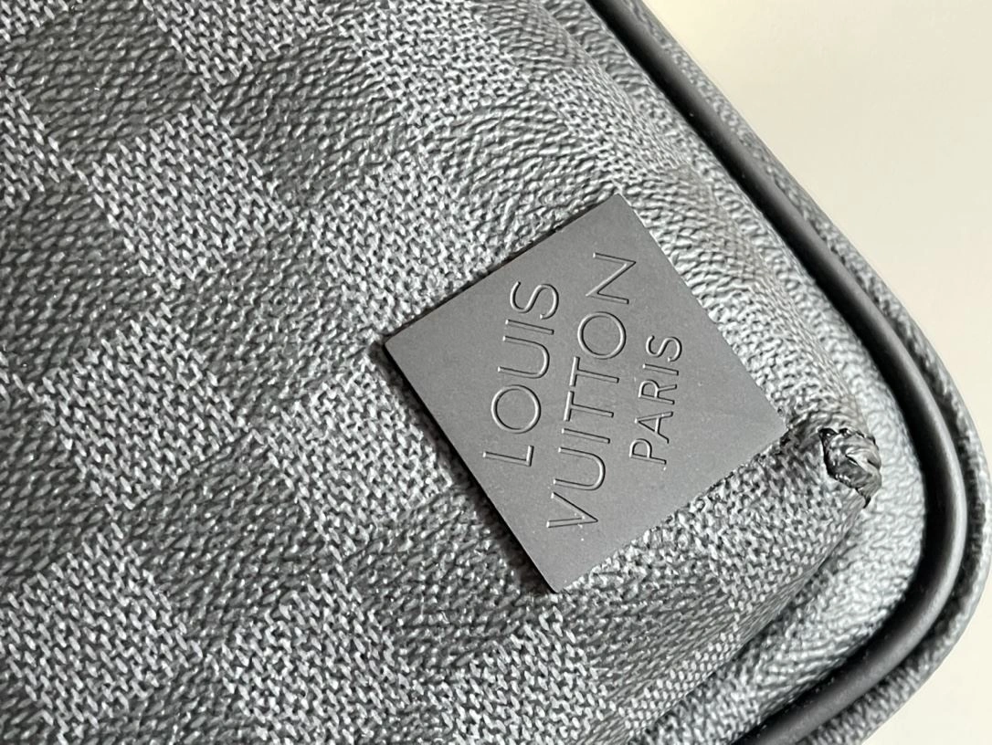 Mirror quality Mens Louis Vuitton Waist Chest Packs