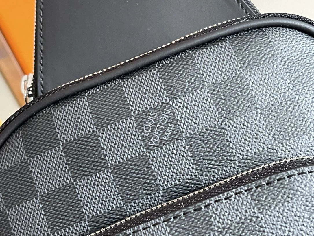 Mirror quality Mens Louis Vuitton Waist Chest Packs