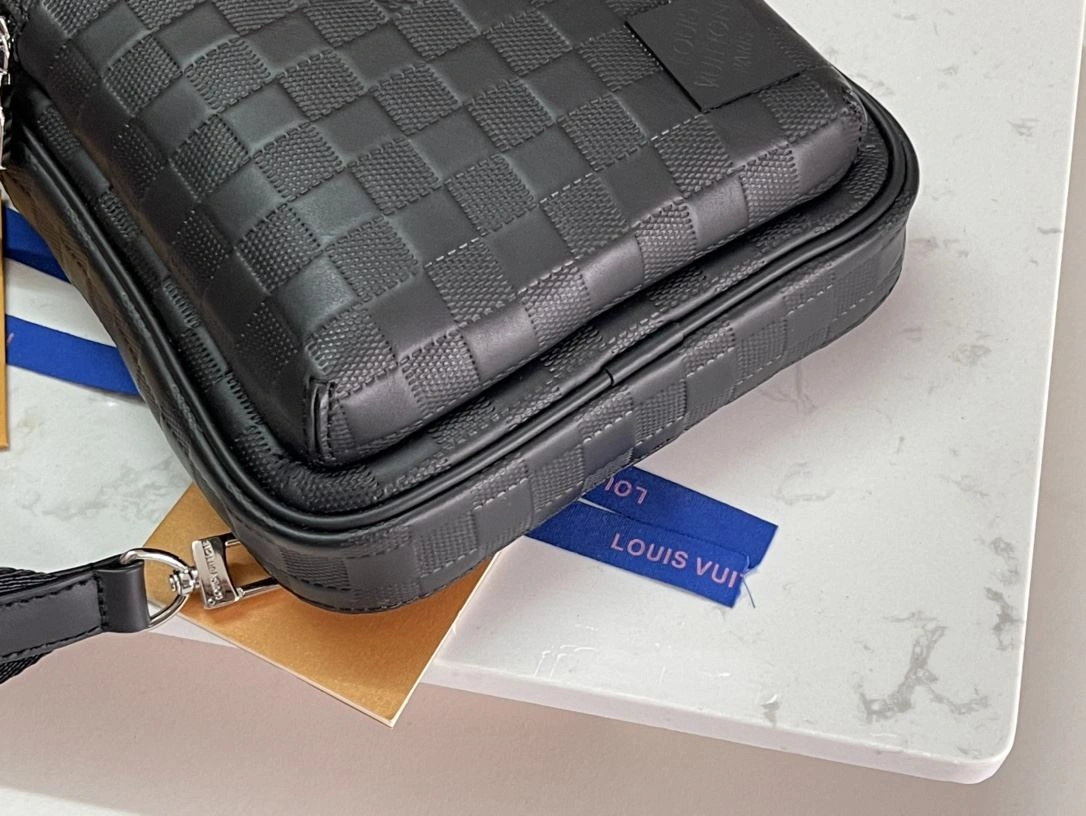 Top match Mens Louis Vuitton Waist Chest Packs