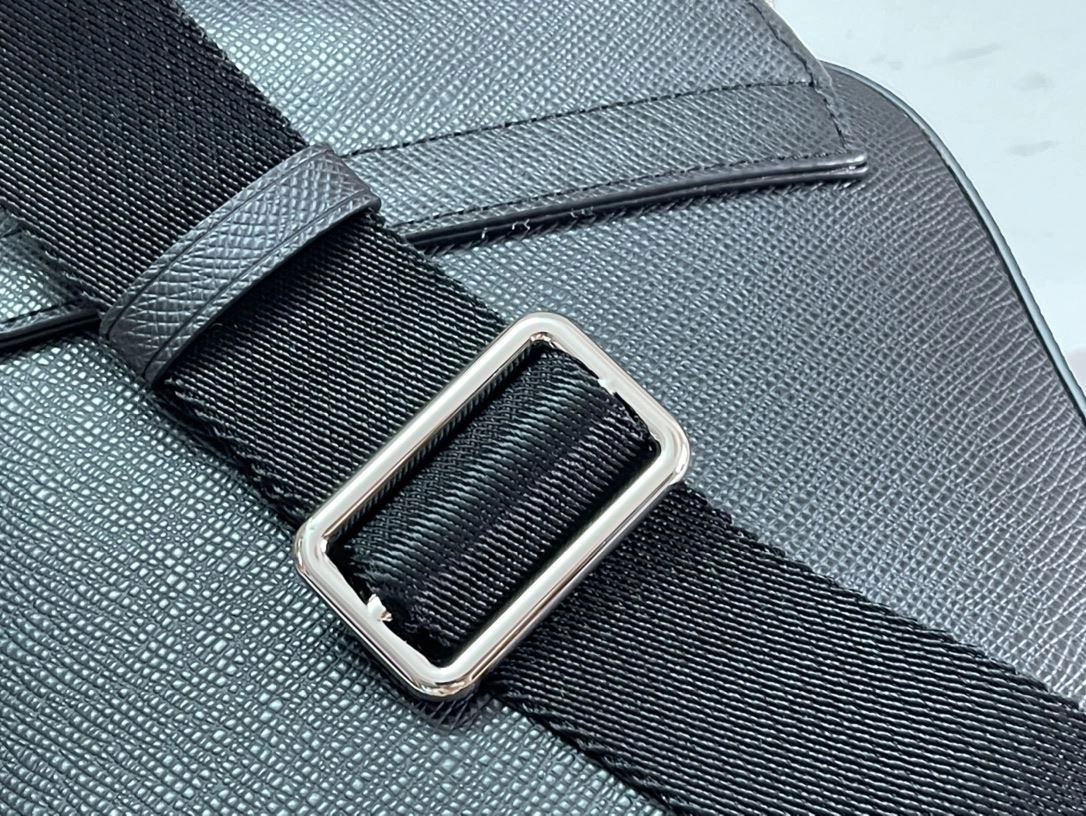 High accuracy Mens Louis Vuitton Waist Chest Packs