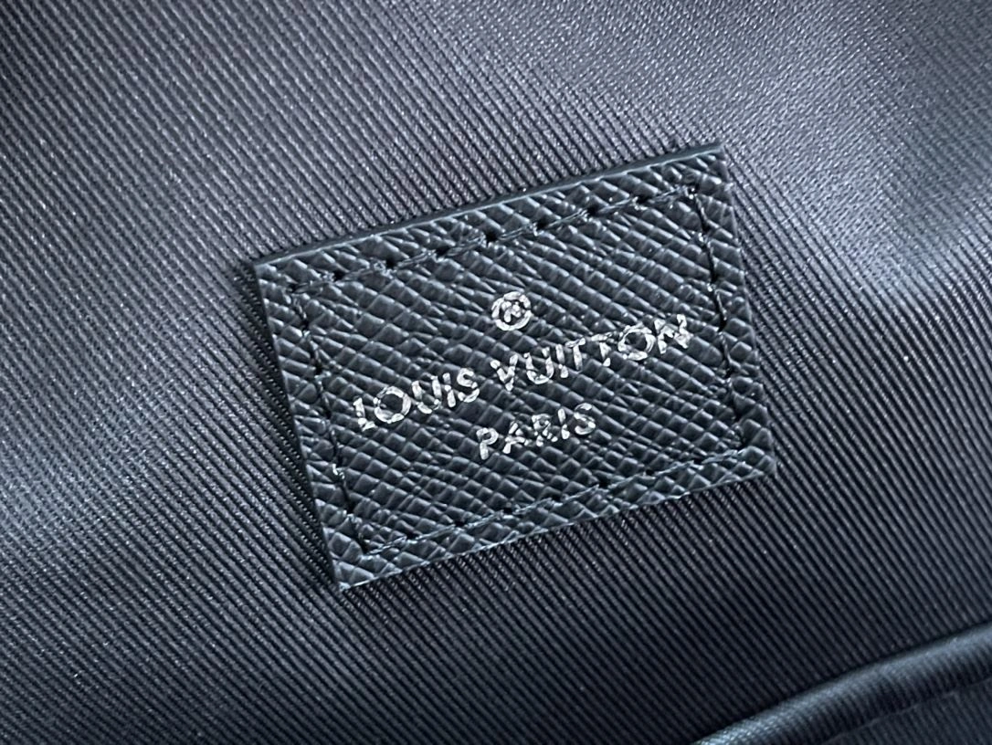 High accuracy Mens Louis Vuitton Waist Chest Packs