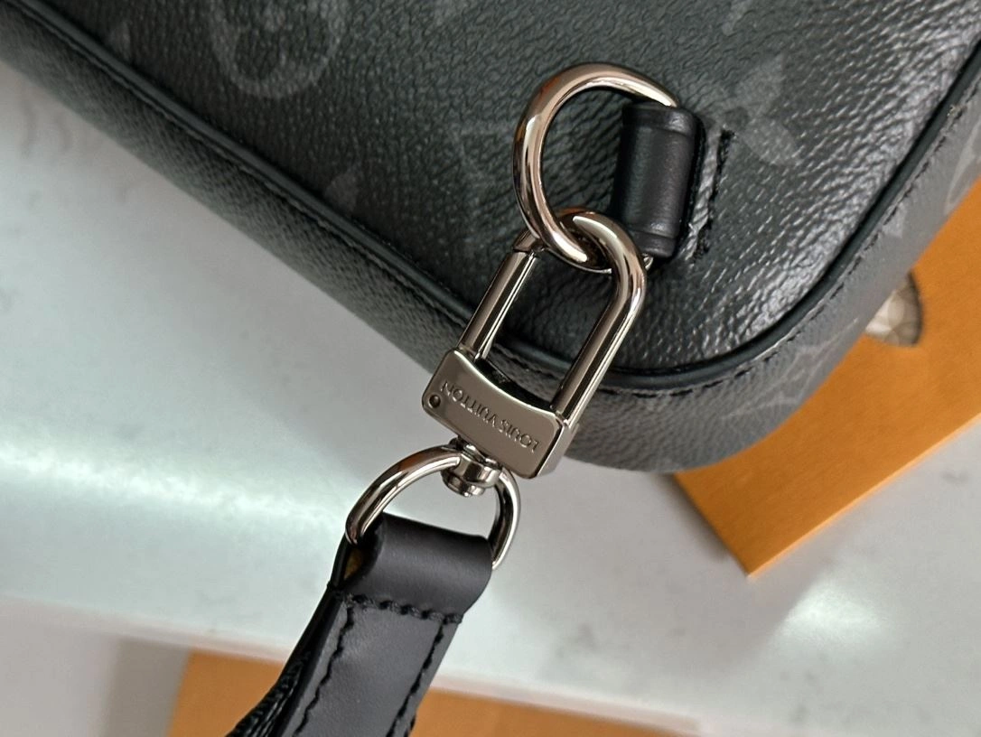 Cut-rate Mens Louis Vuitton Waist Chest Packs