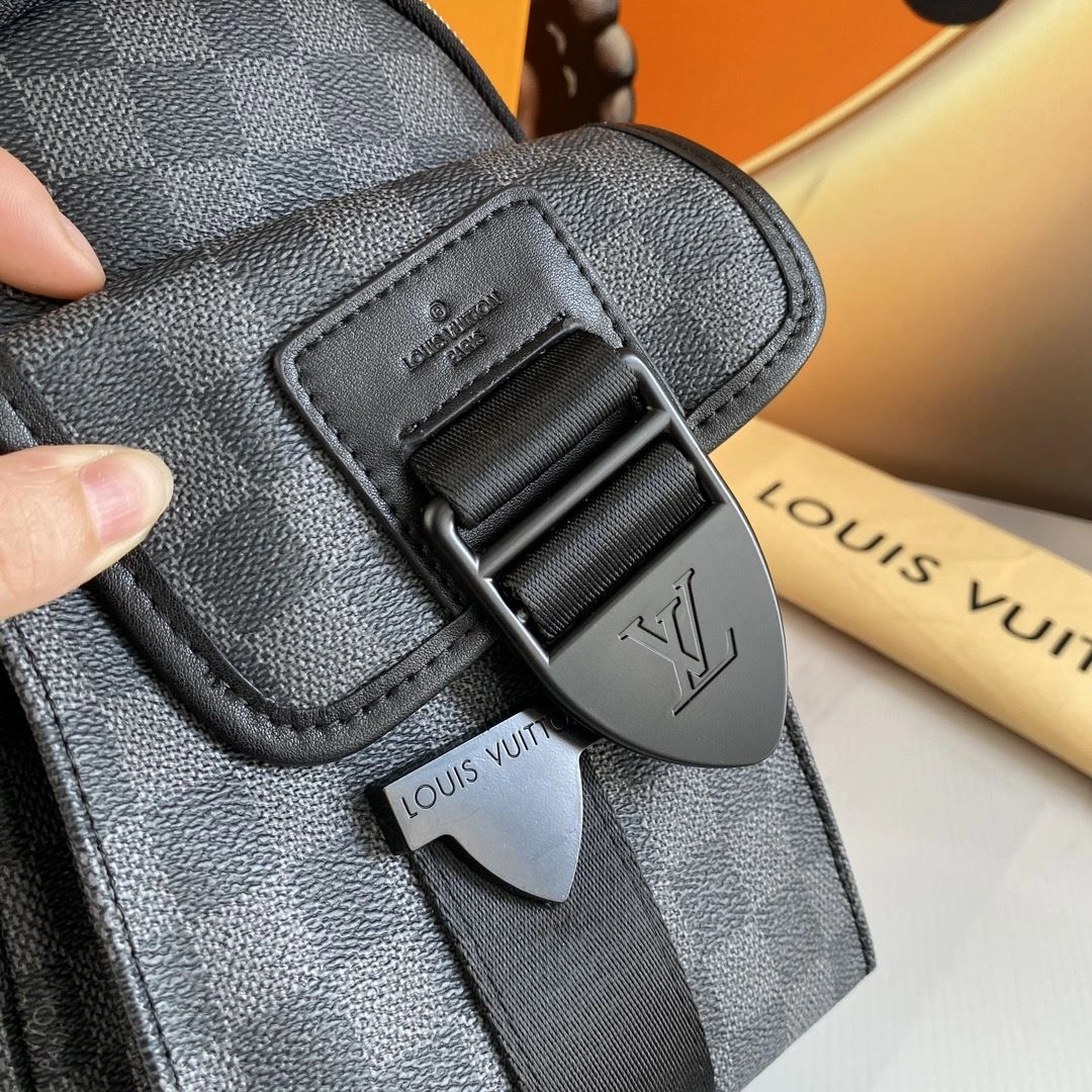 Mirror quality Mens Louis Vuitton Waist Chest Packs