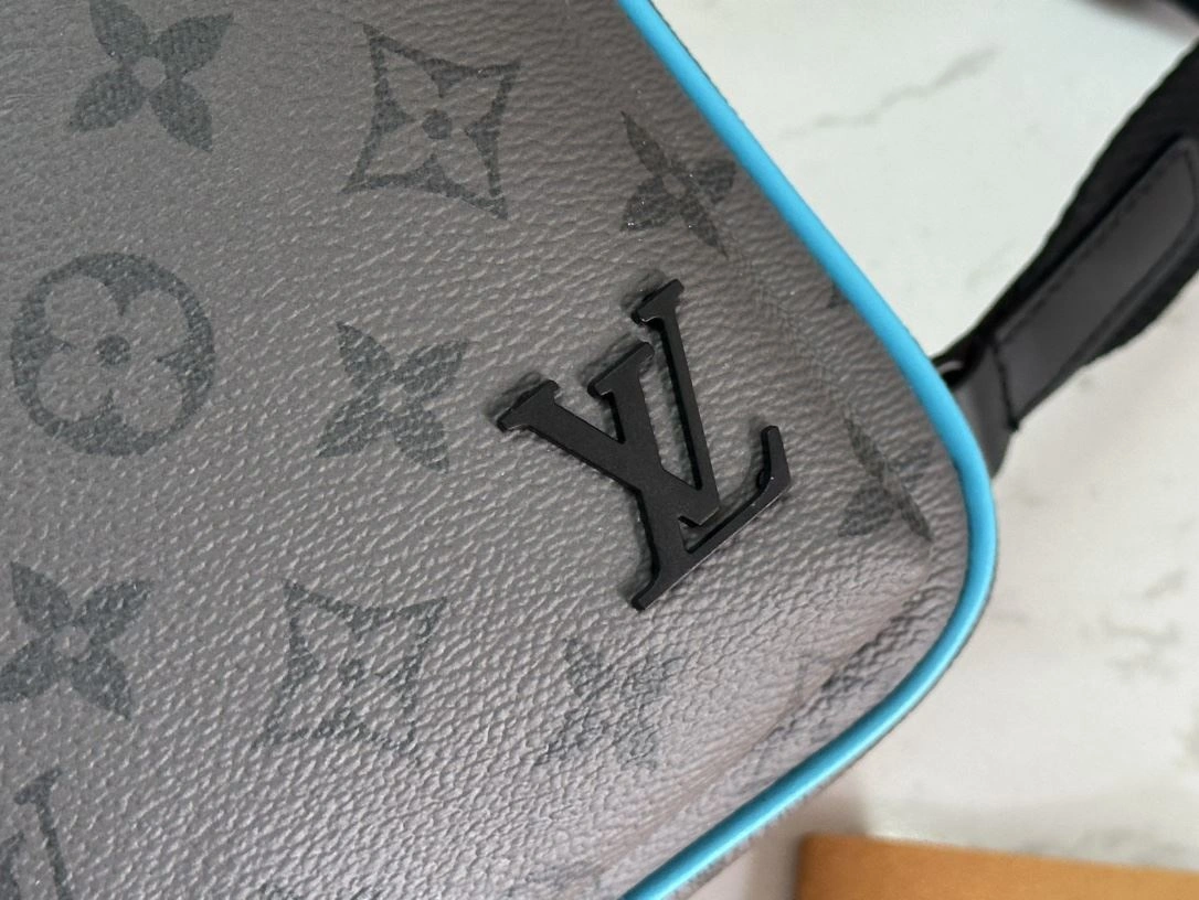 Bargain Mens Louis Vuitton Waist Chest Packs