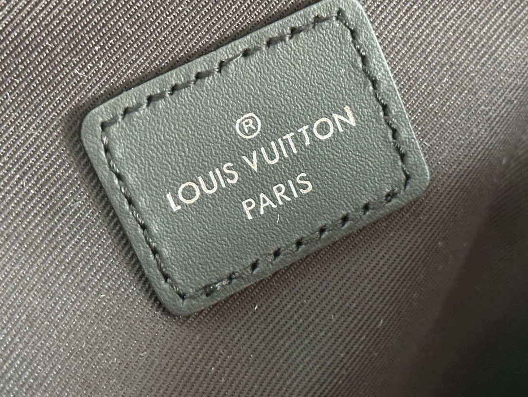 Value-priced Mens Louis Vuitton Waist Chest Packs