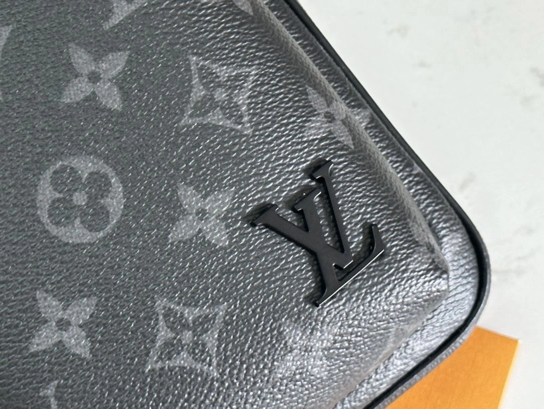 Bargain Mens Louis Vuitton Waist Chest Packs