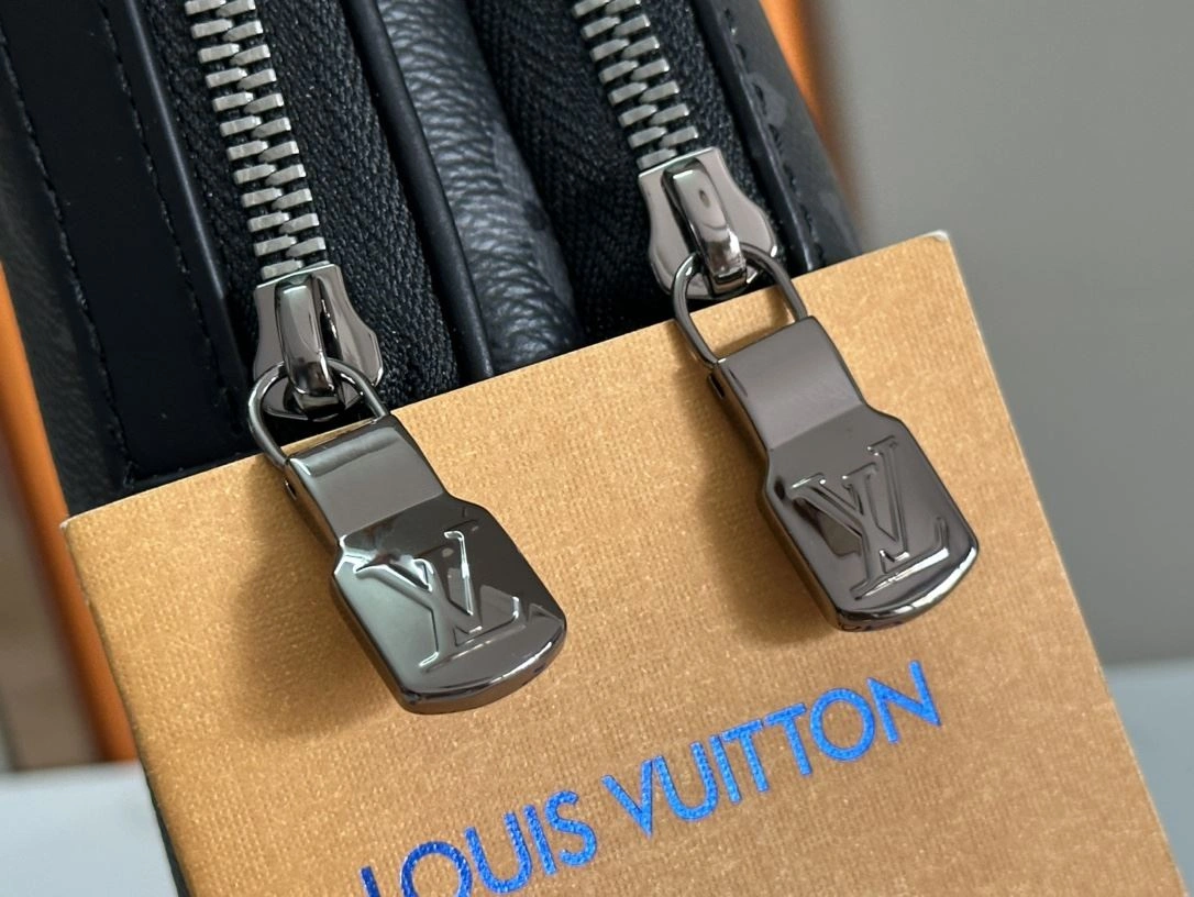 Bargain Mens Louis Vuitton Waist Chest Packs