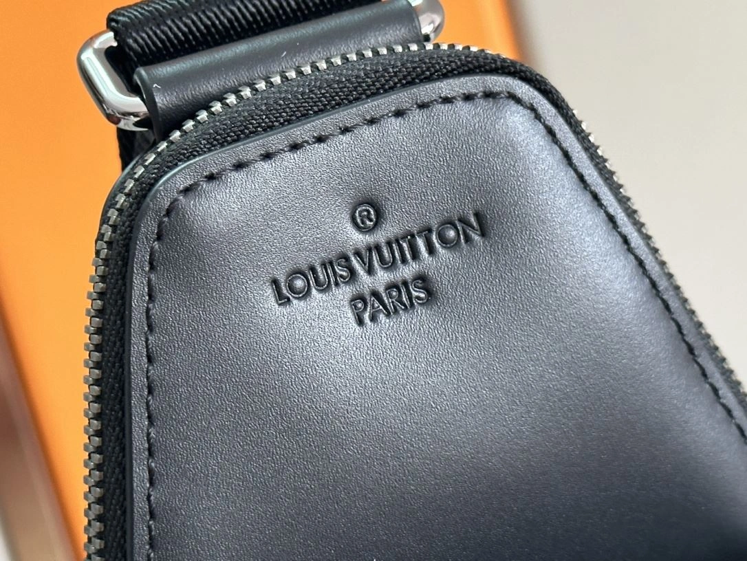 Bargain Mens Louis Vuitton Waist Chest Packs