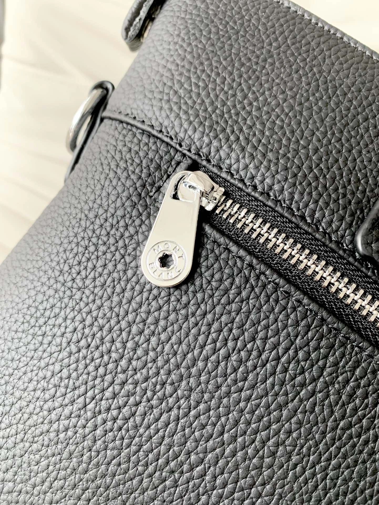 Accurate model Mens Montblanc Briefcases