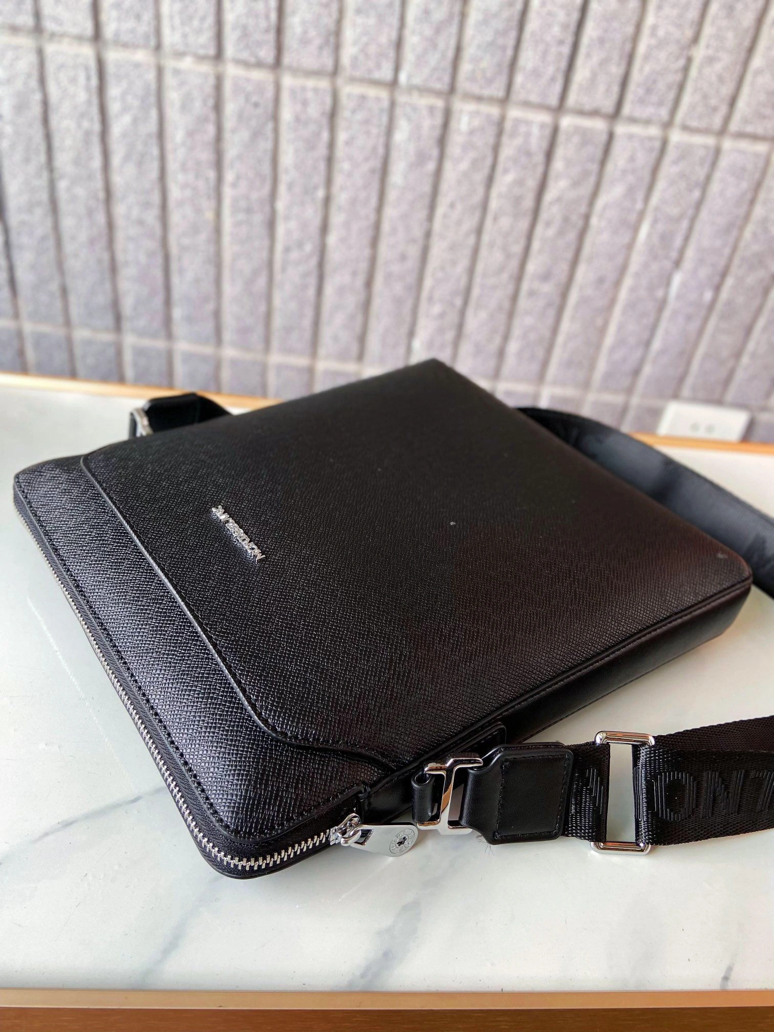 Accurate model Mens Montblanc Satchel Bags