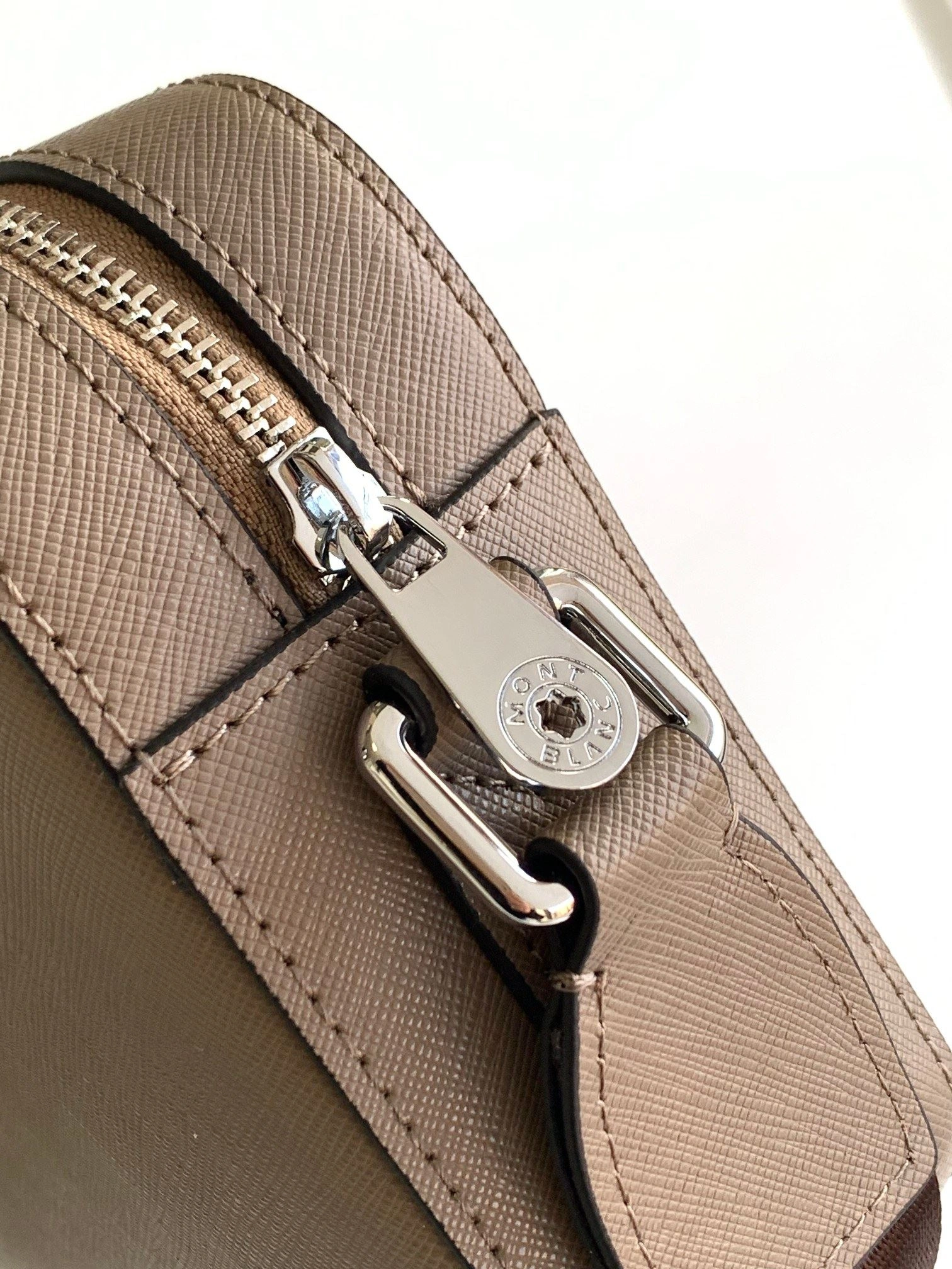 Accurate model Mens Montblanc Satchel Bags