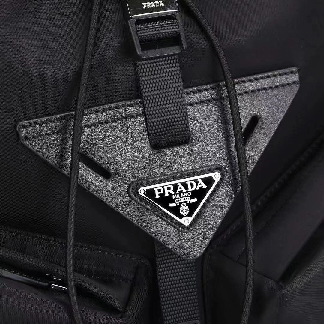Top mirror Mens Prada Backpacks