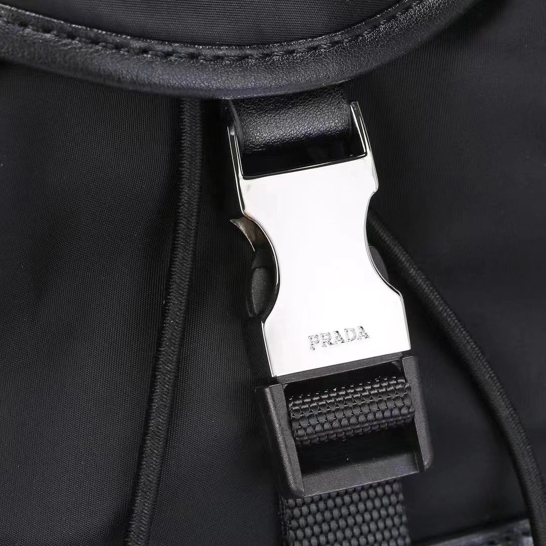 Top mirror Mens Prada Backpacks