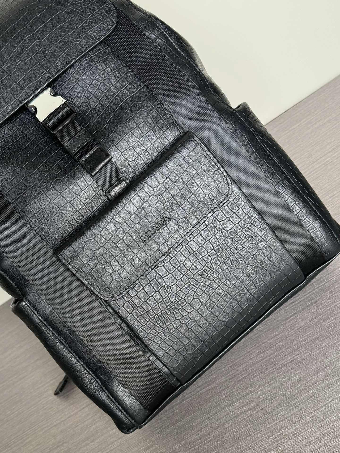 Top mirror Mens Prada Backpacks