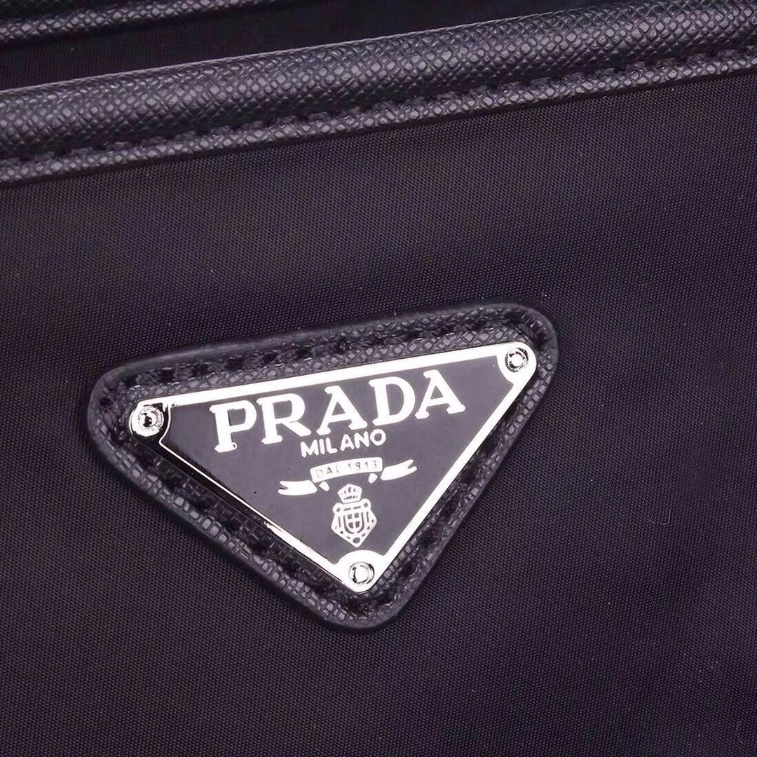 Accurate model Mens Prada Briefcases