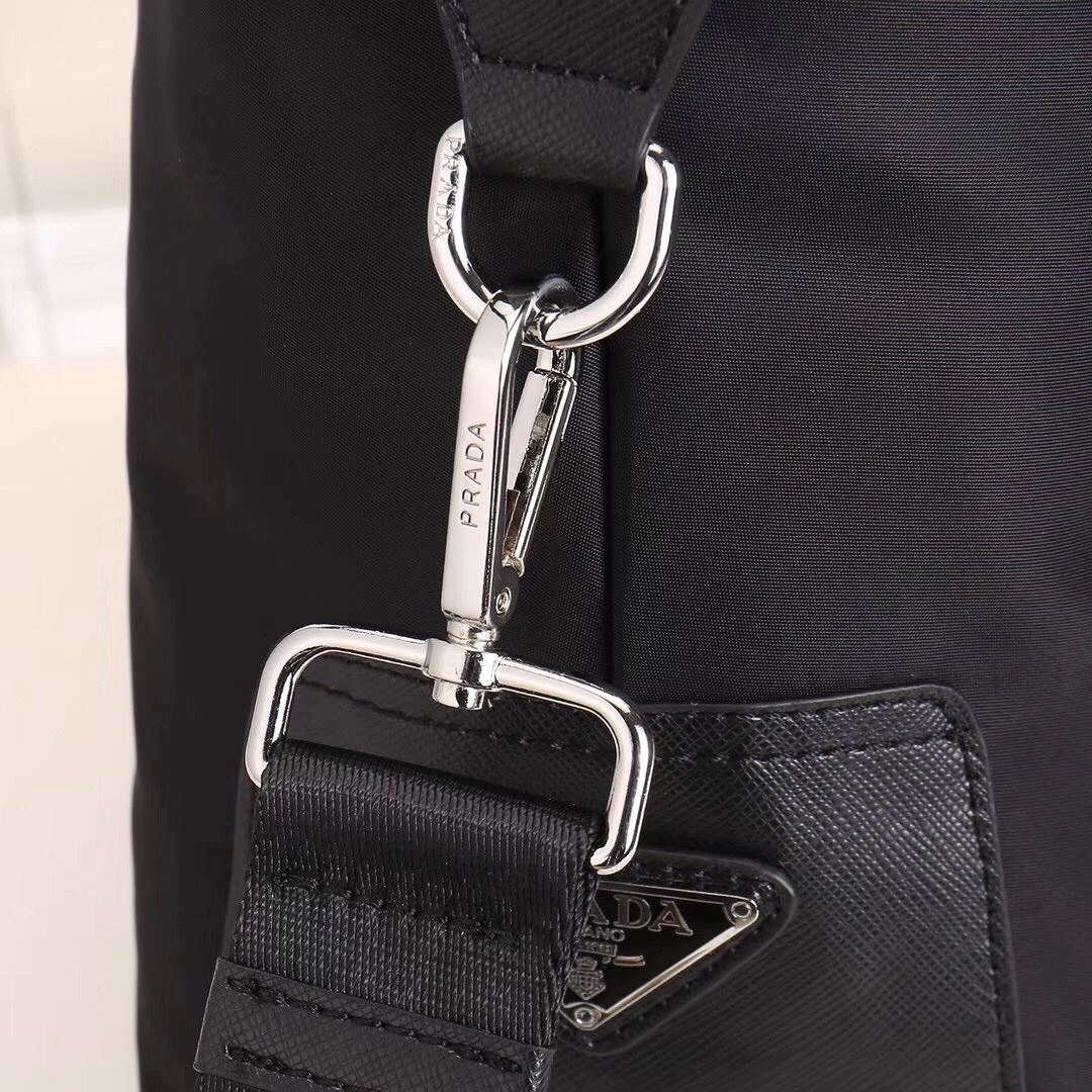 Accurate model Mens Prada Briefcases