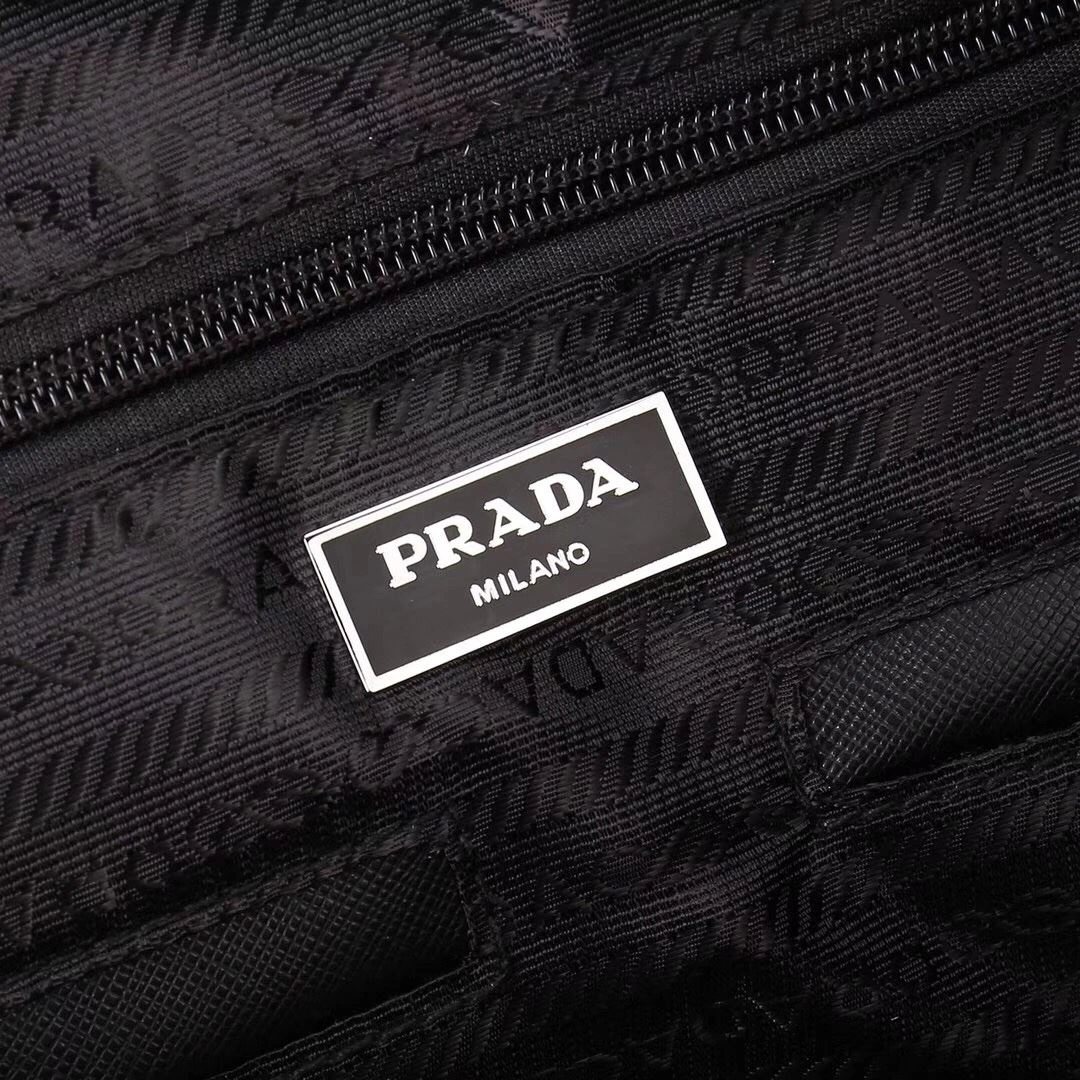 Accurate model Mens Prada Briefcases