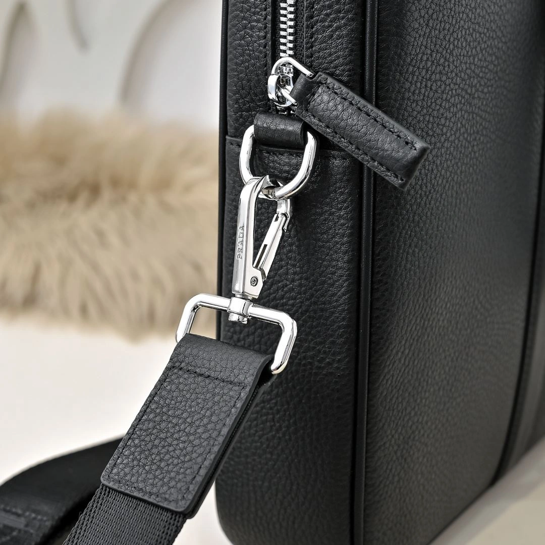 High fidelity Mens Prada Briefcases