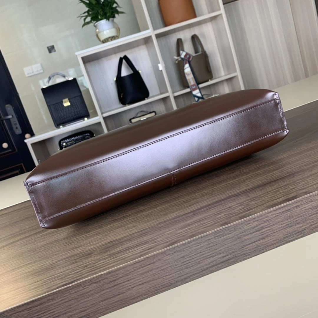 Accurate model Mens Prada Briefcases