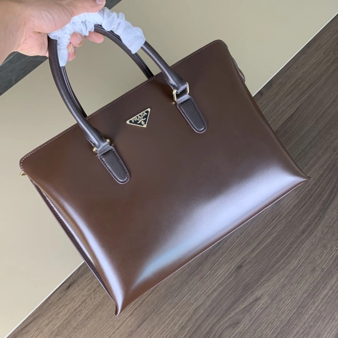 Accurate model Mens Prada Briefcases