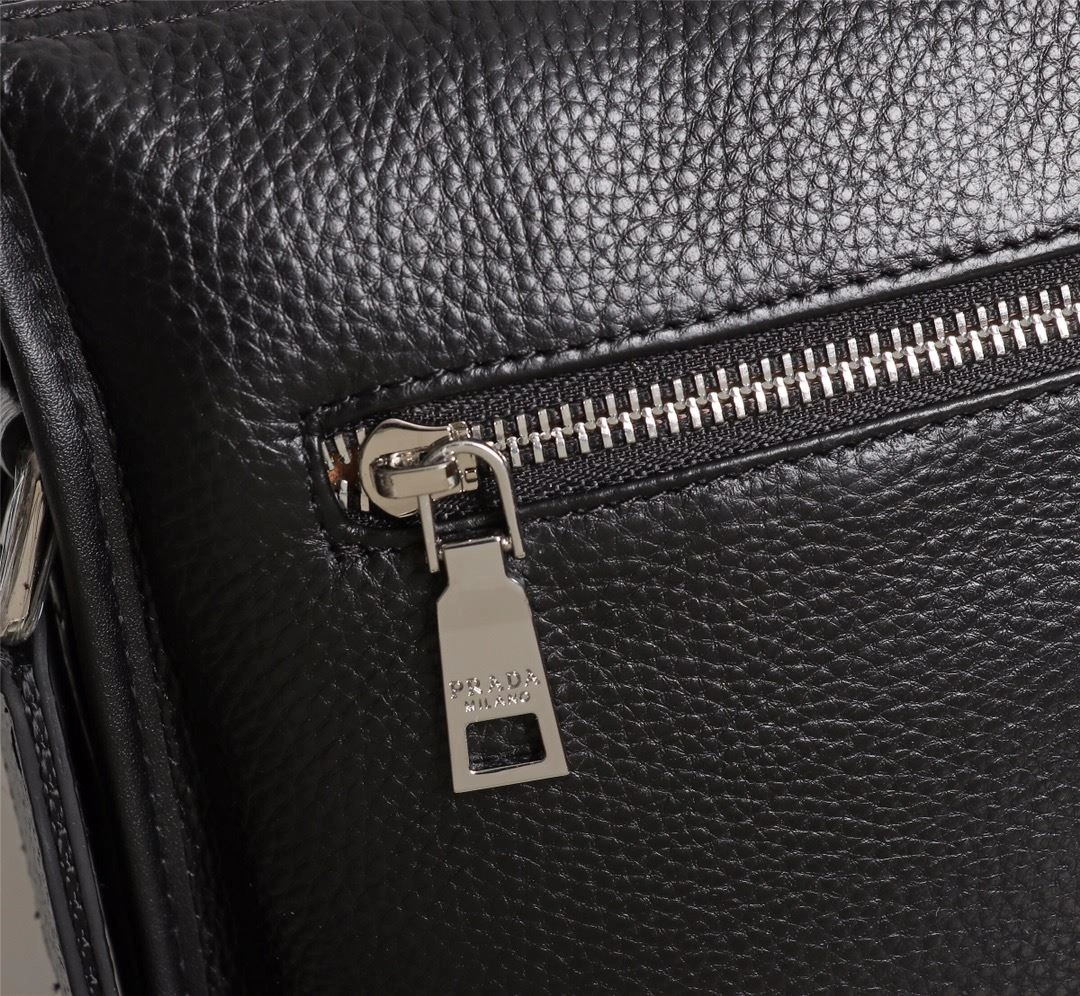 High accuracy Mens Prada Briefcases