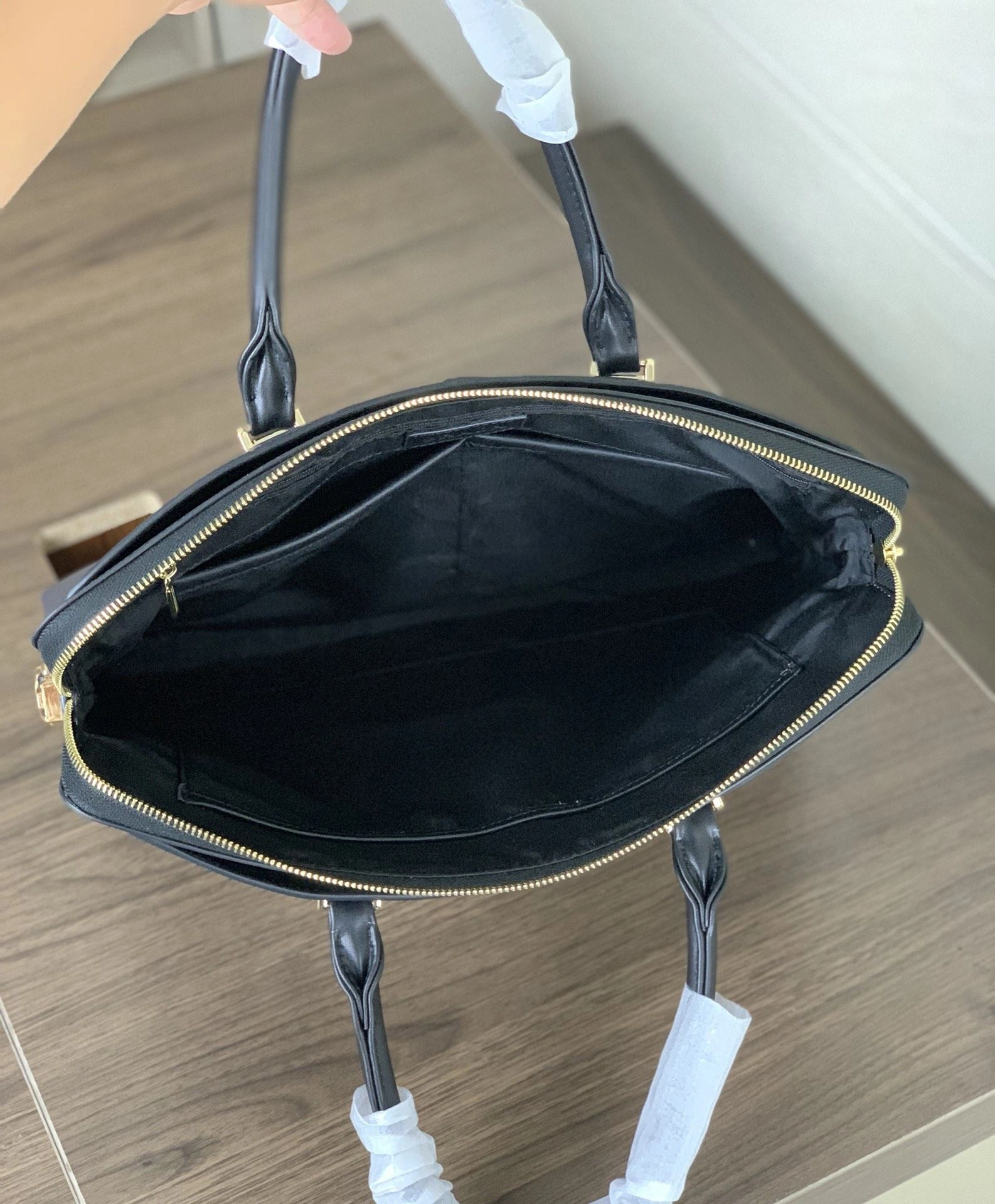 High accuracy Mens Prada Briefcases