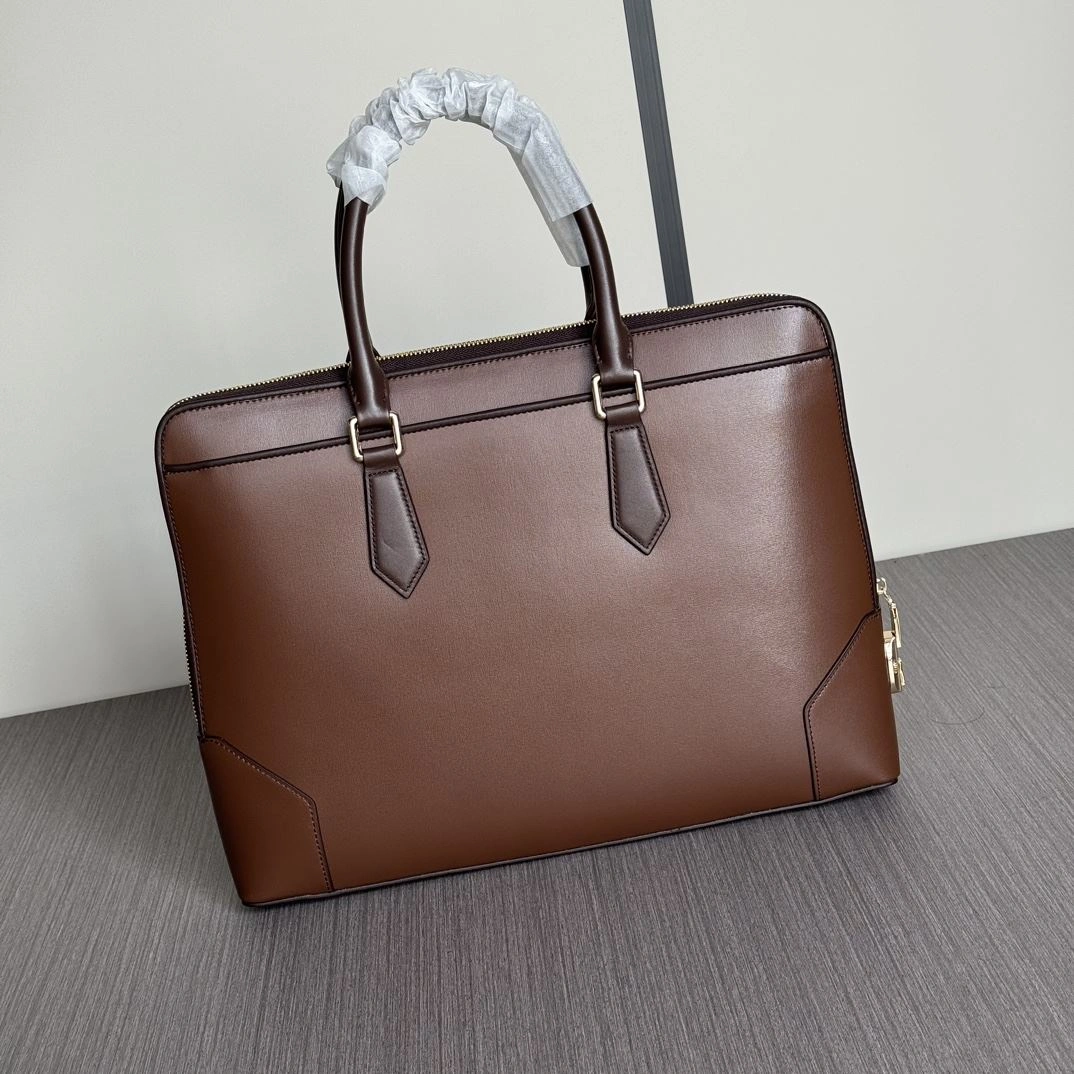 High fidelity Mens Prada Briefcases