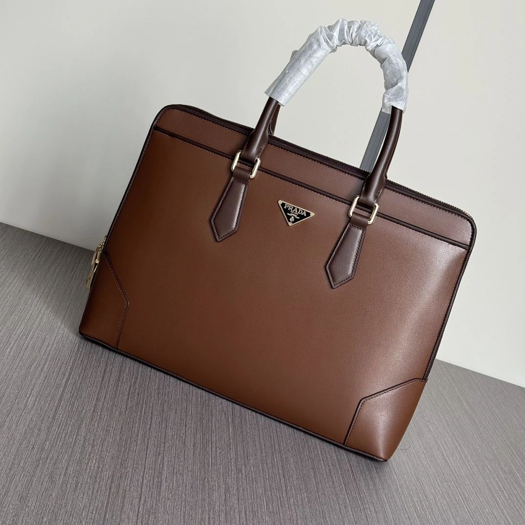 High fidelity Mens Prada Briefcases