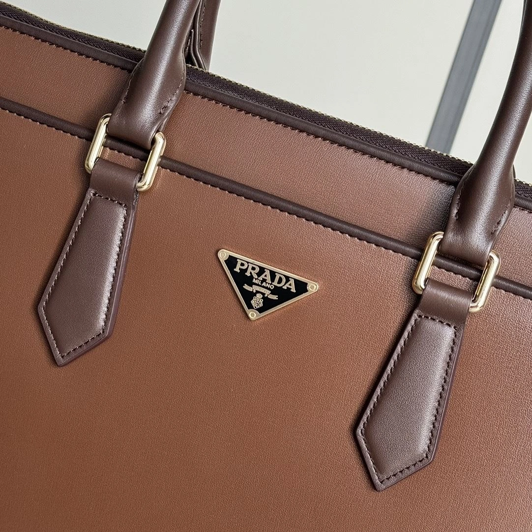 High fidelity Mens Prada Briefcases