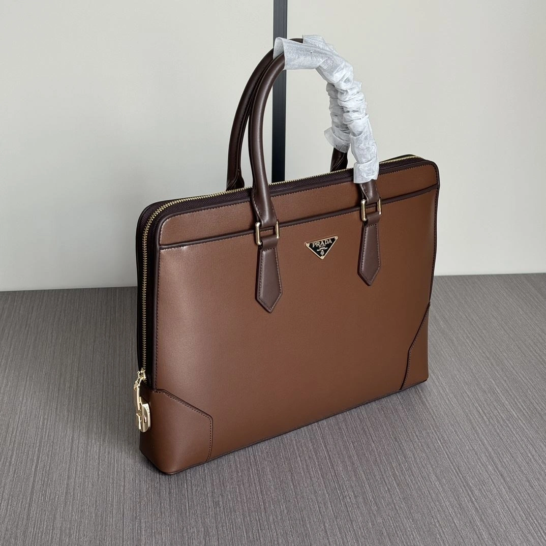 High fidelity Mens Prada Briefcases