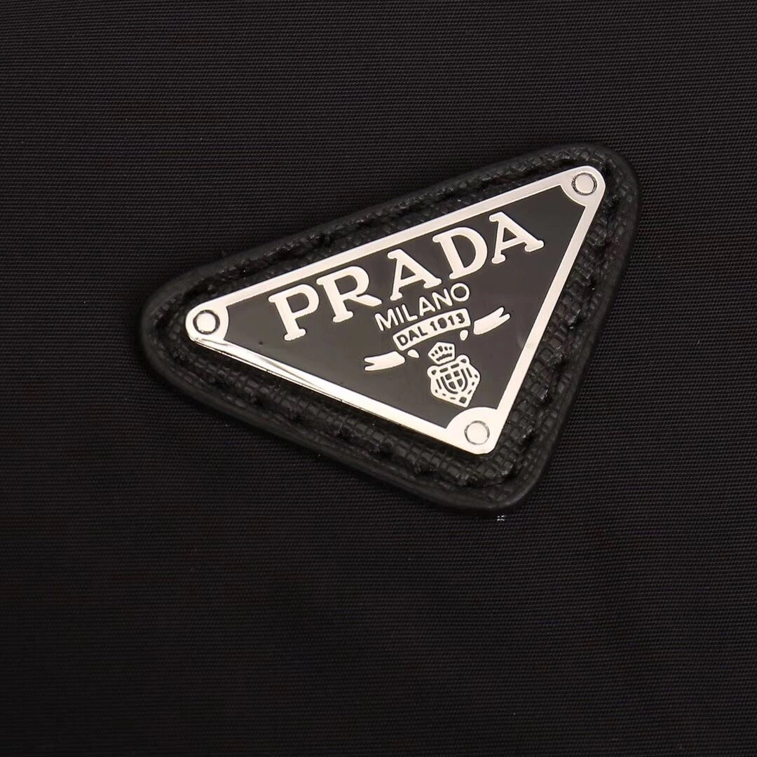 Accurate model Mens Prada Satchel Bags