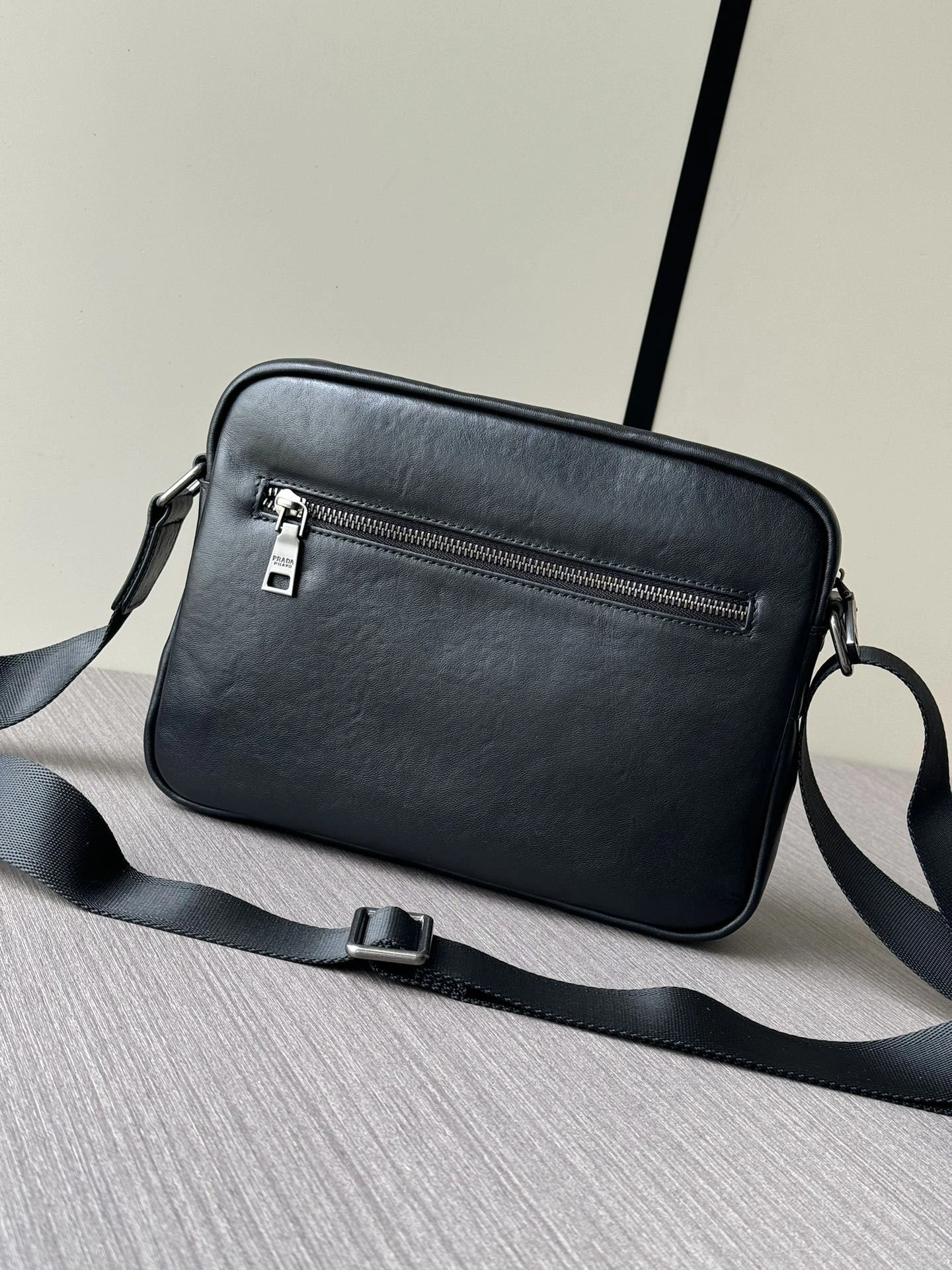 Bargain Mens Prada Satchel Bags