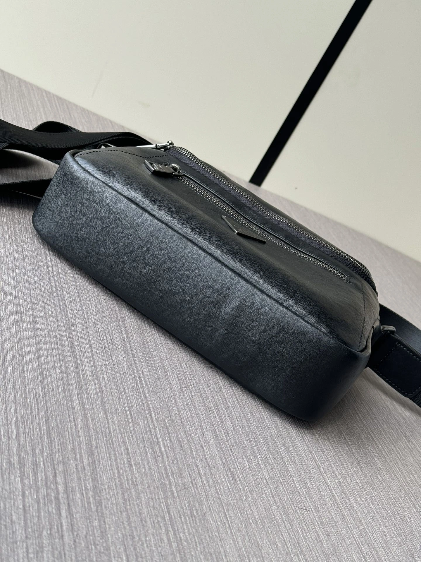 Bargain Mens Prada Satchel Bags